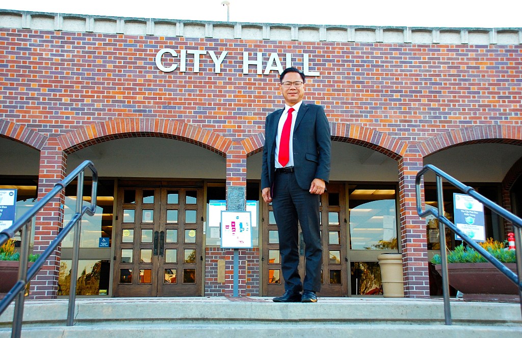 Chí Charlie Nguyễn đã sẵn sàng nhậm chức Thị Trưởng Westminster; sẽ đối ...